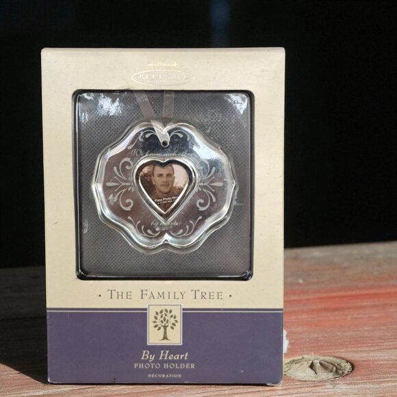 Hallmark | Holiday | Vintage Hallmark Keepsake Ornament The Family Tree ...